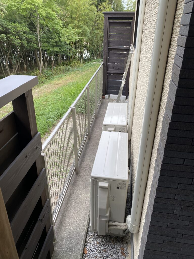 【施工事例】愛犬が遊べるバルコニーと階段の設置 | スタッフblog | Nissho (旧 日昭アルミ工業)