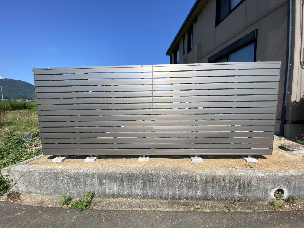 【施工事例】パネルの設置｜三協アルミ「レジリアYK-3型ハイタイプ」 | スタッフblog | Nissho