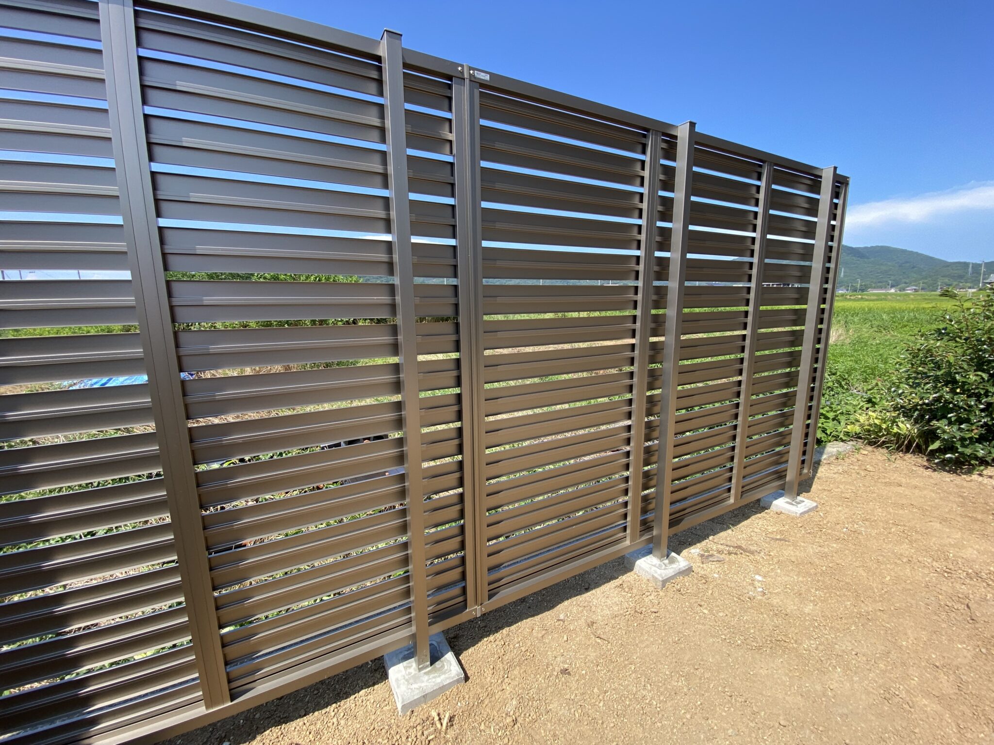 【施工事例】パネルの設置｜三協アルミ「レジリアYK-3型ハイタイプ」 | スタッフblog | Nissho